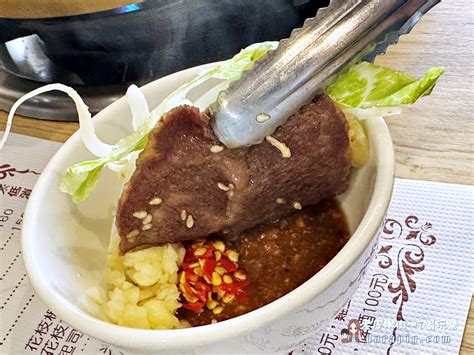 台北內湖美食 網紅推薦【卡拉拉涮涮鍋】激推銅盤烤肉 老皮嫩肉的流水帳生活