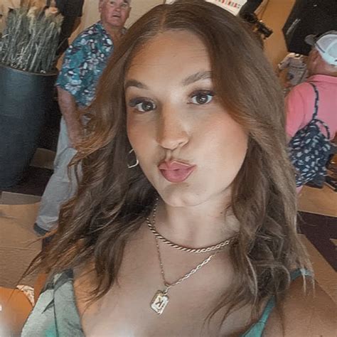 Kacie 💎 Kacielee • Threads Say More