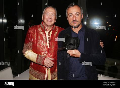 Marc Dorcel Et Sébastien Thoen Lors Du Bal Masqué De Marc Dorcel Pour