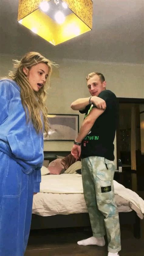 валя и саша Подростковые пары Подростковые позы Карнавал