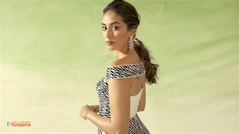 Mira Rajput Portrait Hd Wallpapers Baltana