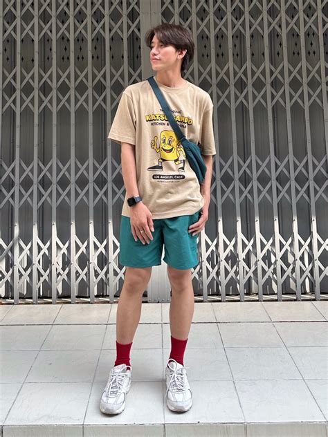 ดูไอเดียสไตล์การแต่งตัวสำหรับ「เสื้อโปโล Rugger แขนยาว ลายทาง、กางเกงขาสั้น คาร์โก้」 Uniqlo Th