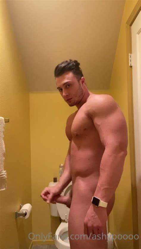 Bodybuilder Jerks Off Video 3
