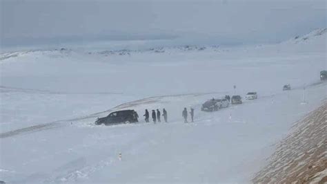 Сэрэмжлүүлэг Говь Алтай аймгийн Дэлгэр сумын нутаг дэвсгэрт зам тээврийн осол гарч хоёр хүн