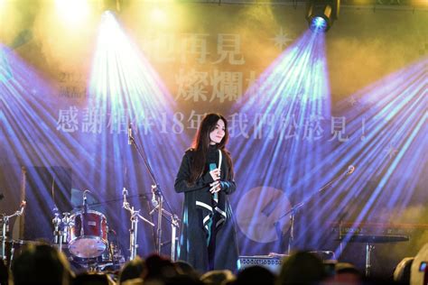 18年信義誠品熄燈！ella也不捨泛淚 突擊「翻牌」 被願望清單「嫁給許光漢」笑翻 ｜四季線上4gtv