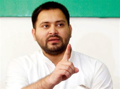 बाबा सिद्दीकी की हत्या पर दुख व्यक्त करते हुए तेजस्वी यादव ने कहा