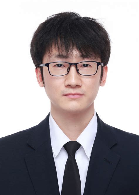 王云朋 物理与光电工程学院