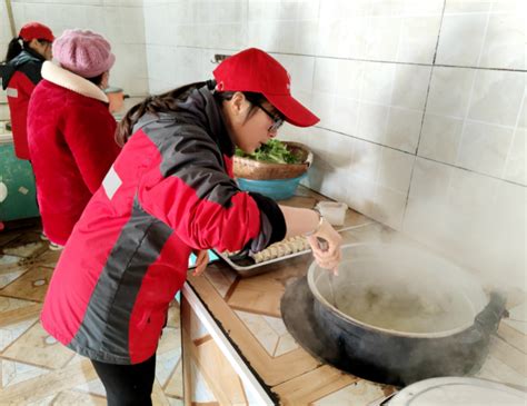 践行二十大精神 争做新时代雷锋 巫云开高速b1项目青年志愿者服务团队走进上坝乡敬老院 新闻 国企网 《国企》杂志社官网