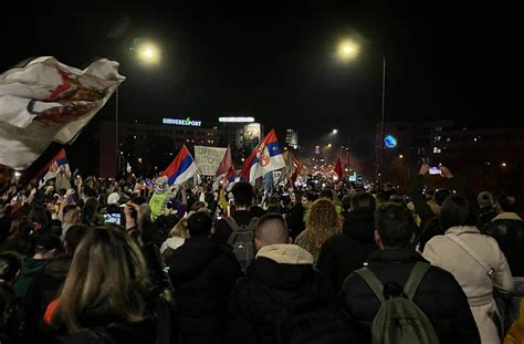 Studenti stigli u Novi Sad dočekao ih veliki broj Novosađana