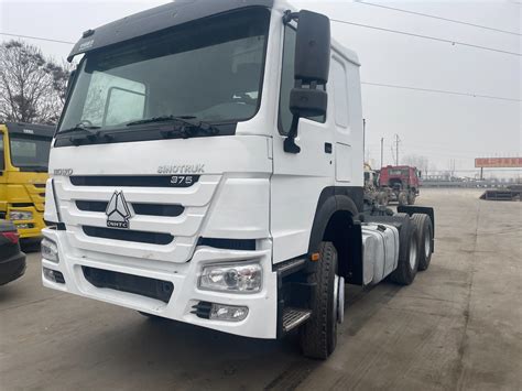 China Sinotruk Howo 10tires Powerful Diesel Engine Used Tractor Truck