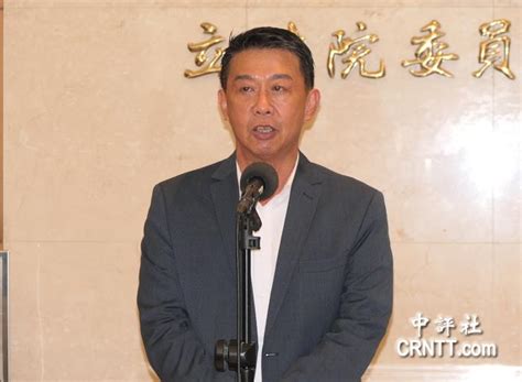 柯文哲多案齐发 绿委：叶克膜都难救