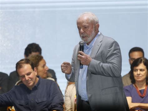 Lula Passa Por Cirurgia No Quadril Em Hospital De Brasília