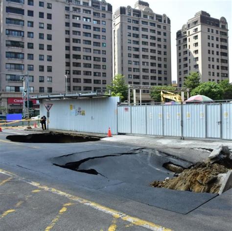豐采520建案旁道路再坍 楊文科急令停工