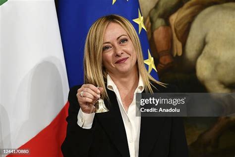 Italys New Premier Giorgia Meloni Rings The Bell To Open Her First