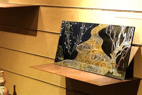 叙勲お祝いとは？叙勲・褒章の種類と贈り方マナー＆お祝い品を紹介｜相場や文例、お返しについて解説 やさしい漆メディア