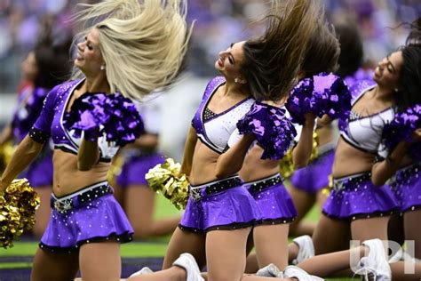Photo Cleveland Browns Vs Baltimore Ravens In Baltimore