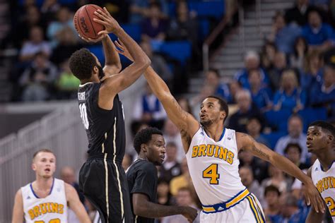 Ucla Mens Basketball Defeats Colorado Buffaloes 72 59 Daily Bruin