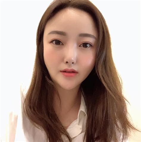 한혜진이 사용해서 난리난 수분팩🩵 10년째 탑모델 한혜진이 애정하는 제품이에요 ~ 품절대란‼️ 칼바람에도 끄덕없다는 수분탱크 마스크팩 😆 뭘발라도 건조한 요즘 홈케어 한번만