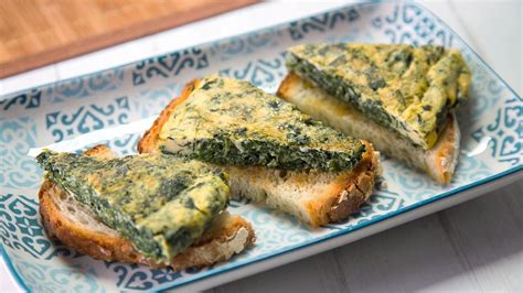 Tortilla de espinacas frescas fácil y saludable