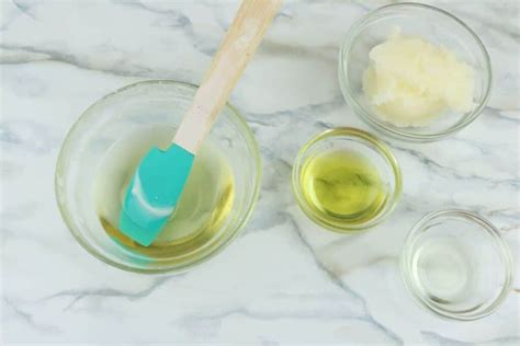 5 Minute Diy Dog Paw Balm For Dry Cracked Paws House That Barks