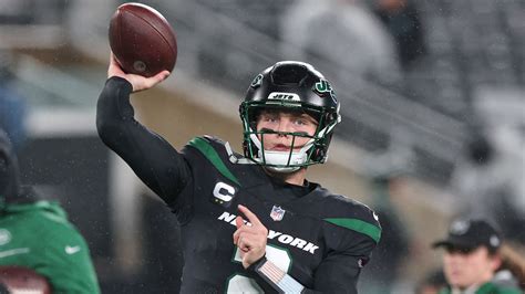 How New Jets Qb Aaron Rodgers Feels About Backup Zach Wilson