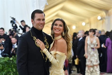 Tom Brady Is Getting Absolutely Roasted On Twitter For His Absurd Met Gala Outfit Maxim