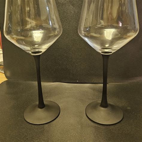 Source Unknown Dining Set Of Two Red Wine Glasses Black Stemmed