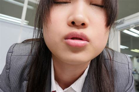 13dsvr00067 【vr】sod女子社員vr事業部 Vrの醍醐味は見つめ合い濃密キスユーザー様にvrの良さを体感してもらうために濃厚な