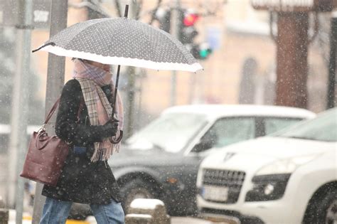 Tokom zime ovih 9 stvari nikako ne biste smjeli da držite u autu