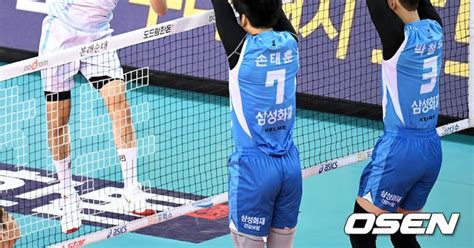 사진 대한항공 곽승석 비틀어 때린다