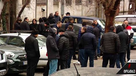 დიდ დიღომში მოკლული პოლიციელის ცხედარი საკუთარ სახლში გადაასვენეს Youtube