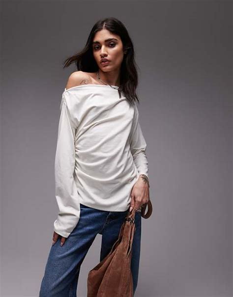 Topshop Langärmliges Oberteil In Wollweiß Mit Asymmetrischem U Boot
