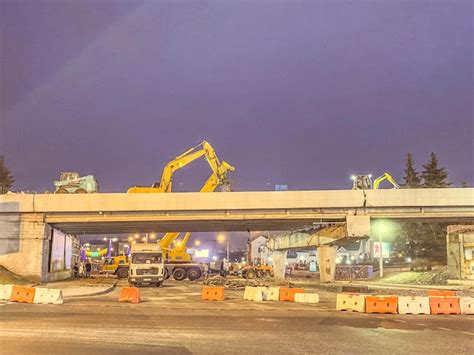 Premium Photo Construction Of A Bridge In The City Center The Road Is