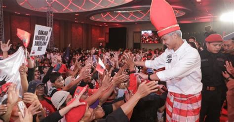 Hari Ke 64 Kampanye Pilpres 2024 Ganjar Temui Rakyat Banda Neira Makassar Dan Malang Mahfud