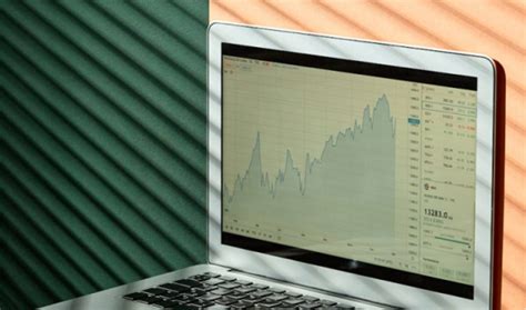 Features To Look For In A Maintenance Tracking Solution Worktrek