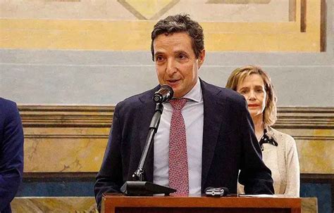 El Ministerio De Ciencia Pide Un Informe Sobre El Rector De USAL Por
