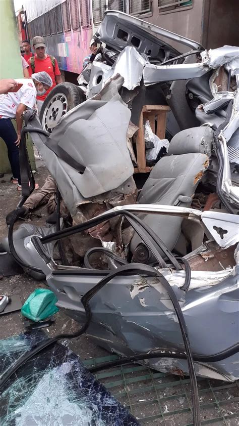 Vídeo Carro é esmagado após ser arrastado por trem em Satuba