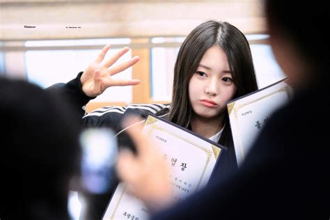 240111 Rora At Her High School Graduation Ceremony Kpopping