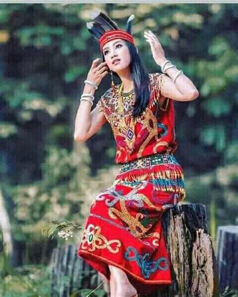 Pin Oleh Mutiara Hitam Di Dayak Wanita Cantik Perempuan Wanita
