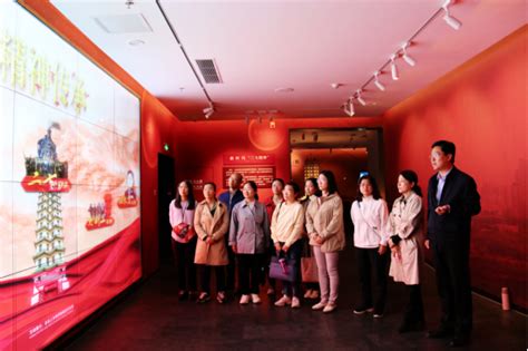 外语学院组织师生党员赴二七纪念堂开展主题教育 河南中医药大学外语学院