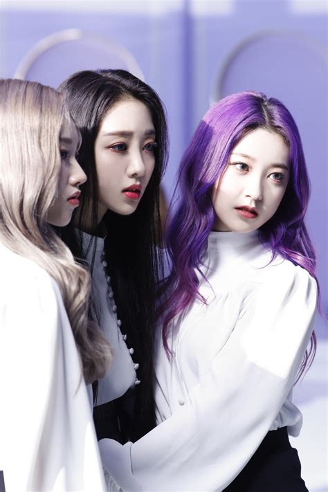 Loona Butterfly Mv Behind Go Won Yves Choerry LooΠΔ Photo