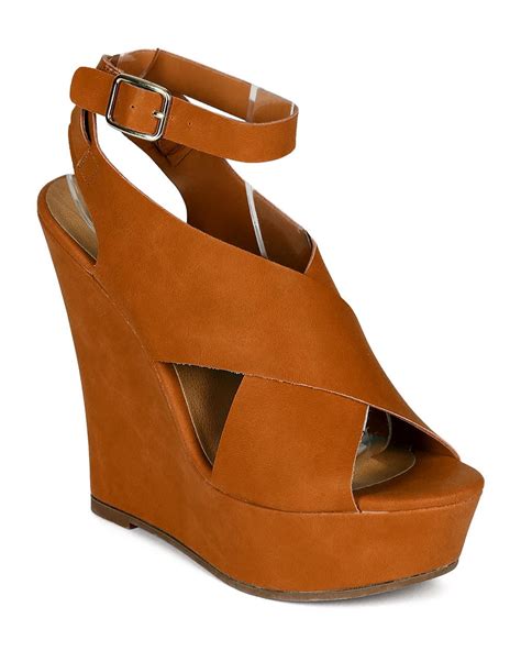 Breckelles Breckelles CC25 Women Leatherette Open Toe Criss Cross