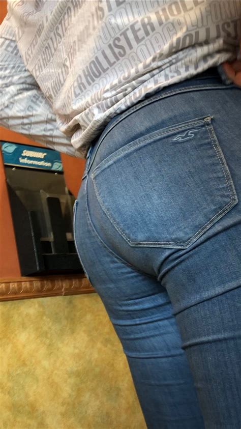 Teens Walking Into Subway Restaurant Spandex Leggings And Yoga Pants