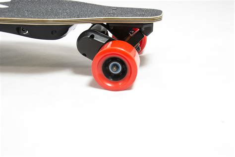 Výkonný ELEKTRICKÝ LONGBOARD Nové generace