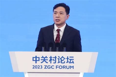 李彦宏：10年后全世界有50的工作会是提示词工程 36氪
