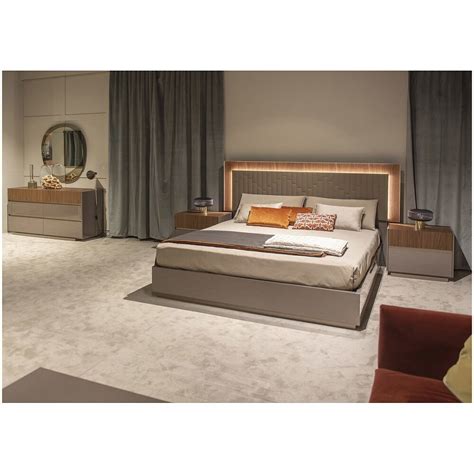 Кровать двуспальная с подсветкой 185х215 см коричневая Corso Como ...