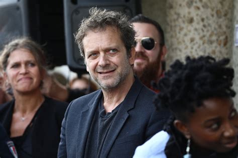 Photo Un père qui est loin de lui Jonathan Zaccaï C Frot