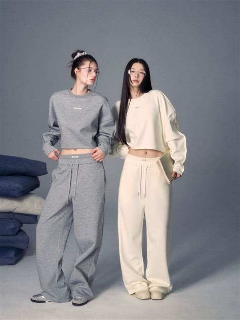 Lldc Neat Collection Sweatshirt And Sweatpants Set 2color Laluneduciel