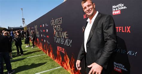 Watch Rob Gronkowski Reacts To Actor Portraying Him In American Crime