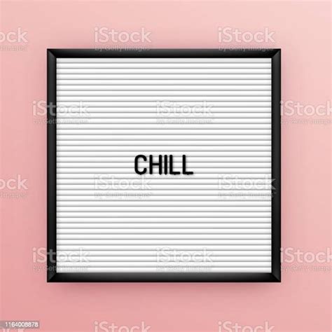 검은 색 플라스틱 문자와 사각형 흰색 레터 보드에 동기 부여 따옴표 힙스터 빈티지 영감 포스터 0명에 대한 스톡 벡터 아트 및